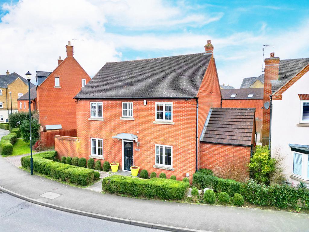 Coton Park Drive, Rugby, CV23 4 bed detached house - £350,000