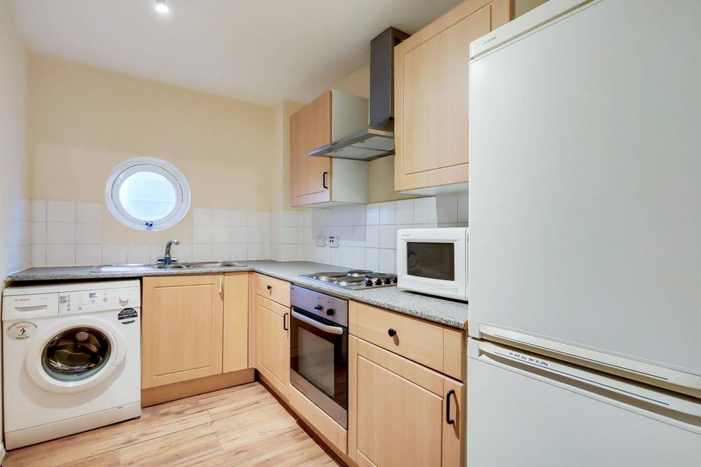 Leabank Square, Hackney Wick, London, E9 2 bed flat - £2,000 pcm (£462 pw)
