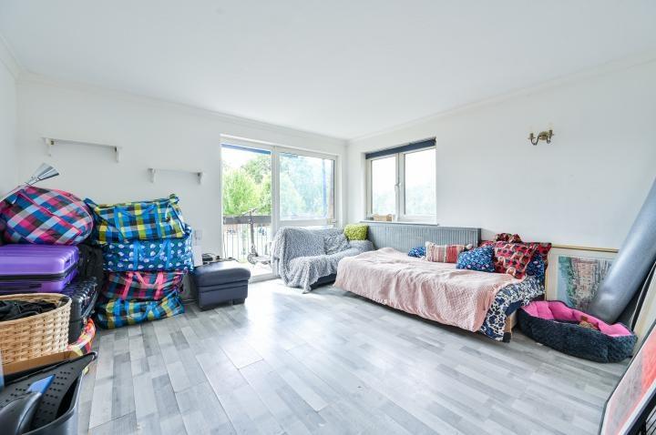 Woodsford, Portland Street, London, SE17 2 bed flat - £225,000