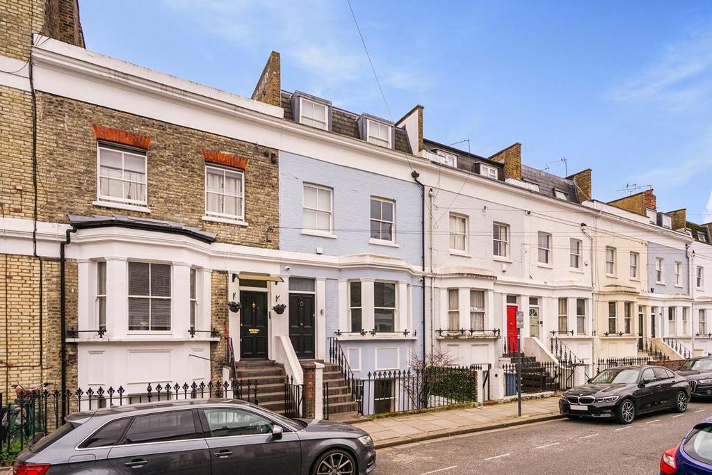 Chesson Road, London W14 2 bed flat - £2,300 pcm (£531 pw)