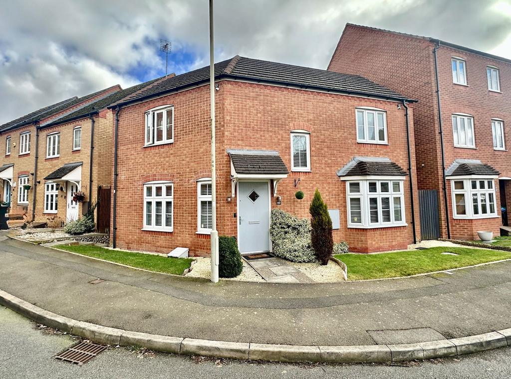 Goodrich Mews, Dudley DY3 3 bed detached house - £279,950