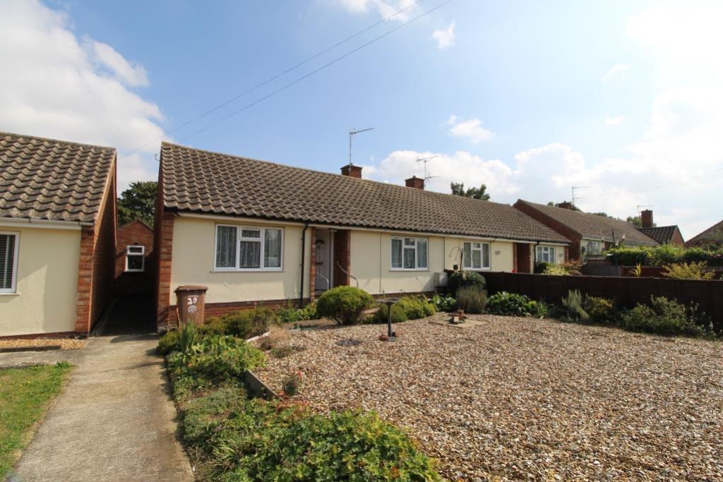Hanmer Avenue, Mildenhall, Suffolk, IP28 2 bed semi-detached bungalow ...