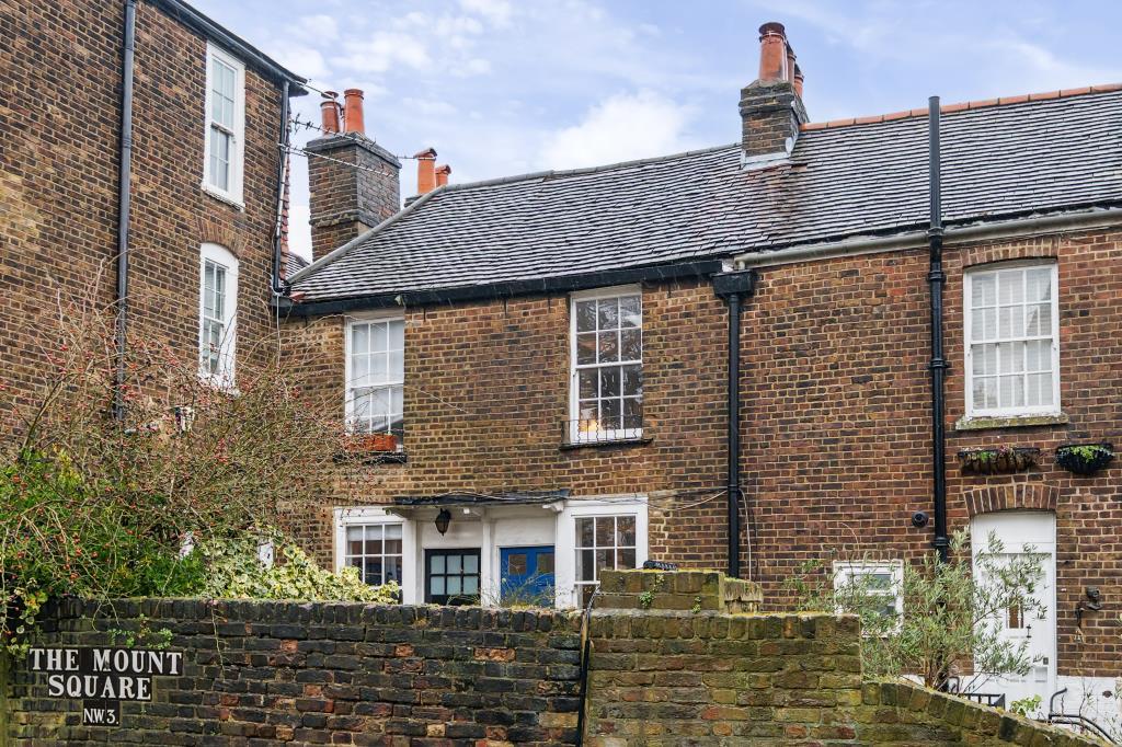 The Mount Square, Hampstead, NW3, NW3 1 bed cottage for sale - £775,000