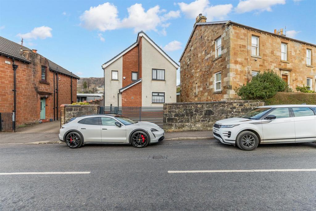 Station Road, Old Kilpatrick G60 3 bed detached house for sale - £359,995