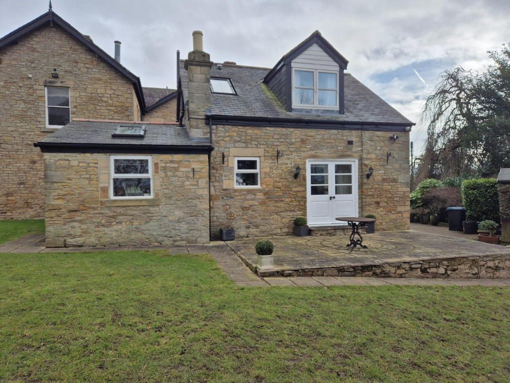 Fernhill, Crossgate Moor, Durham, DH1 1 bed cottage - £950 pcm (£219 pw)