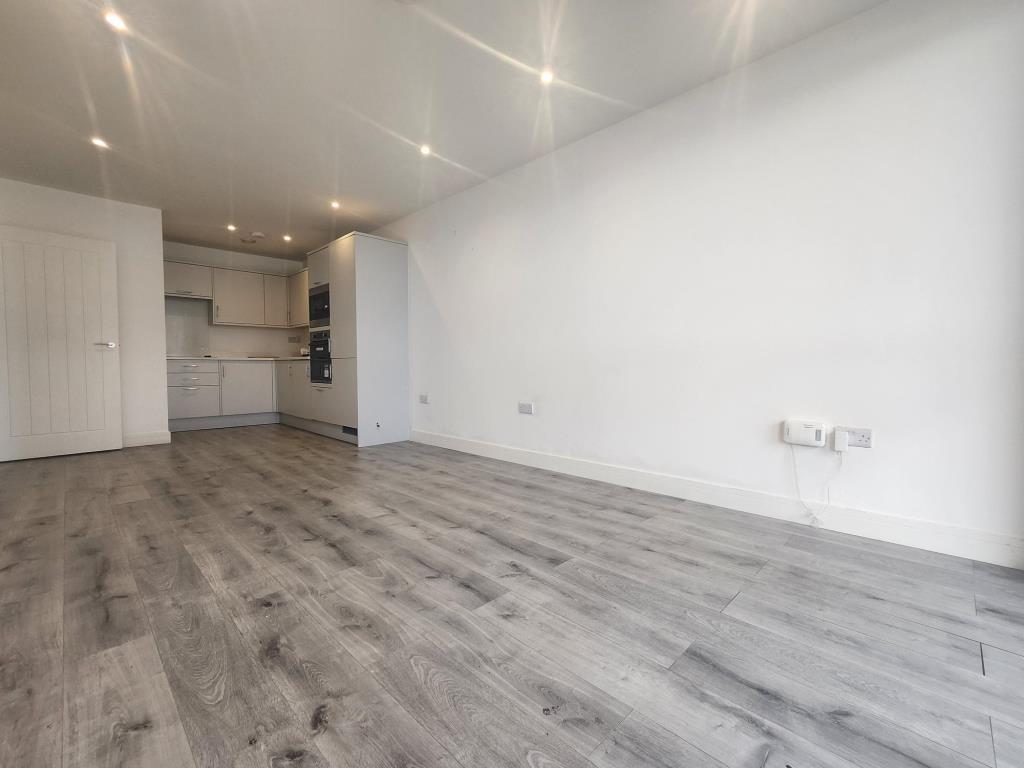 Camberley, Surrey, GU15 1 bed flat - £1,300 pcm (£300 pw)