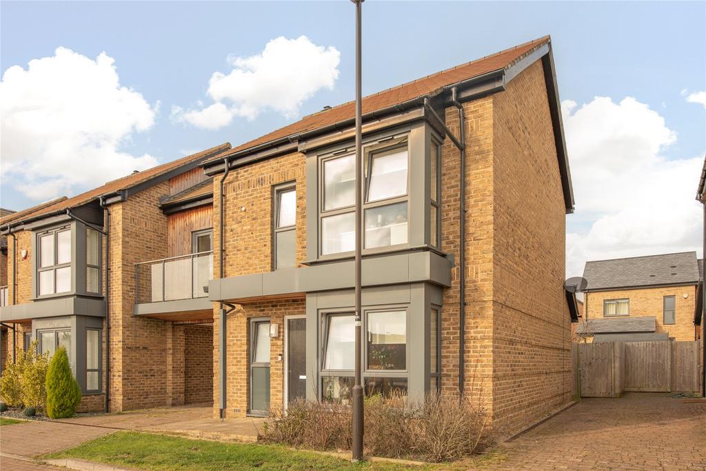 Robinson Row, Oakgrove, Milton... 3 bed link detached house - £475,000
