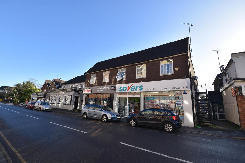 38-40 High Street, Horley 2 bed apartment - £1,200 pcm (£277 pw)