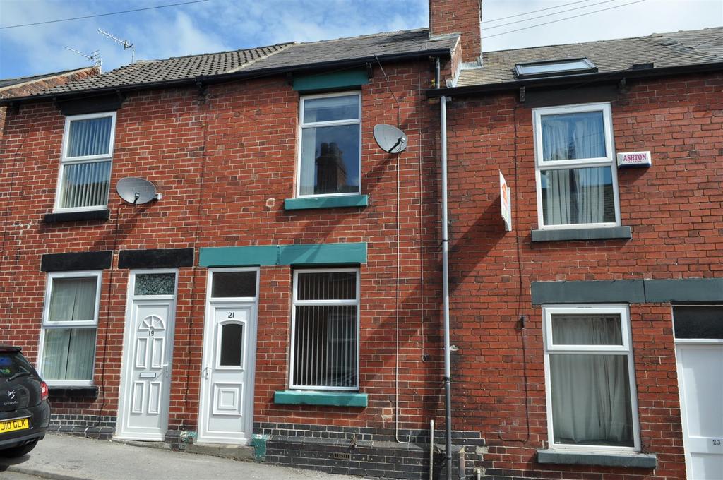 Toyne Street 2 bed terraced house - £775 pcm (£179 pw)