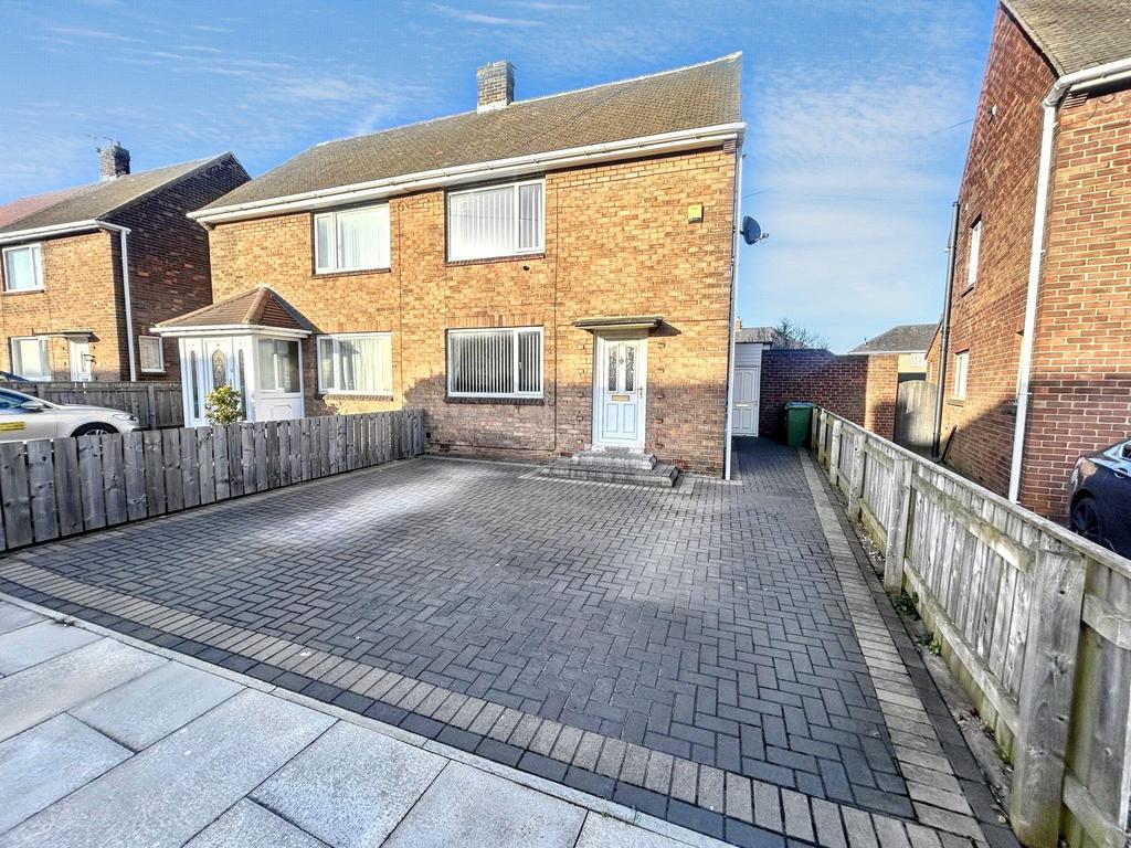 Barrasford Road, Cramlington... 2 bed semi-detached house - £125,000