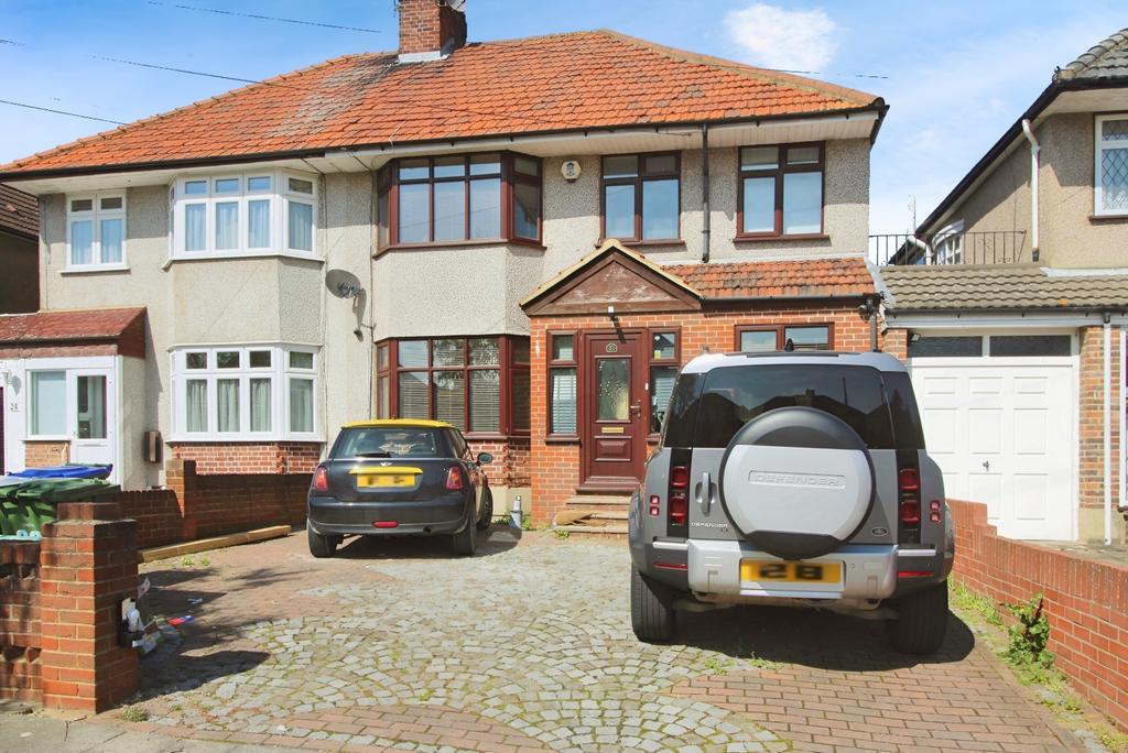 Latham Road Bexleyheath DA6 Studio - £1,350 pcm (£312 pw)