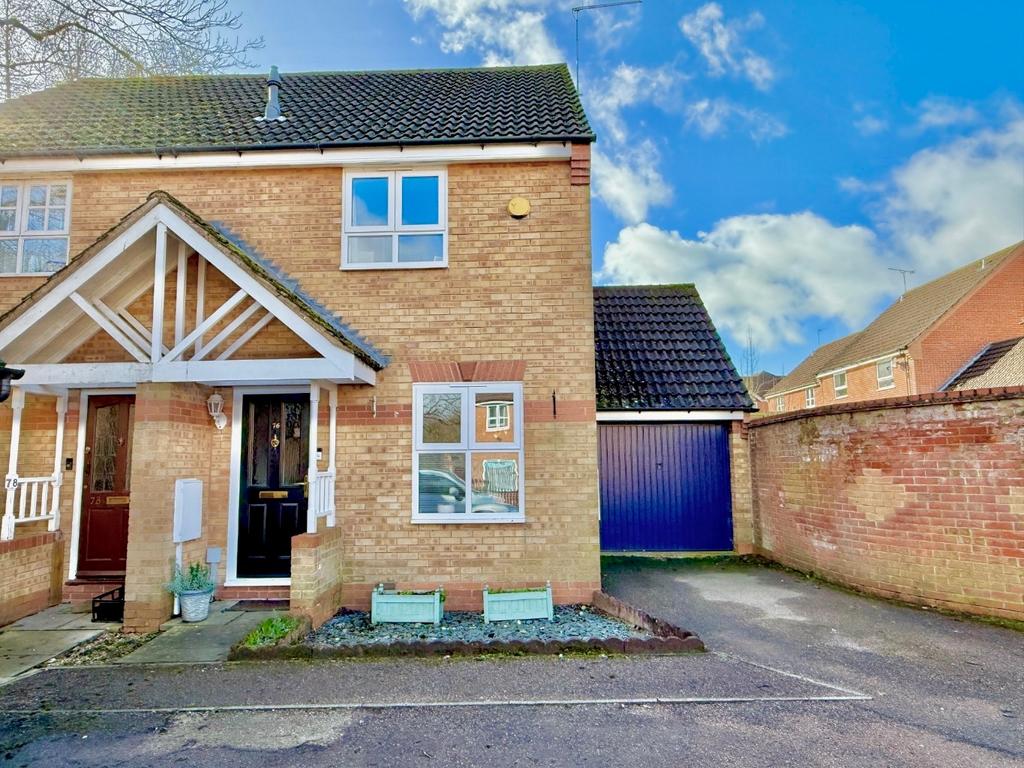 Stanley Way. Daventry... 2 bed semi-detached house - £240,000