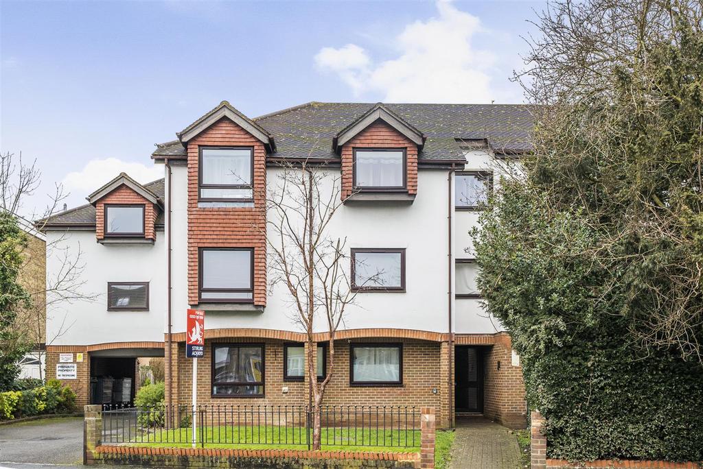 Warminster Road, London 2 bed flat - £270,000