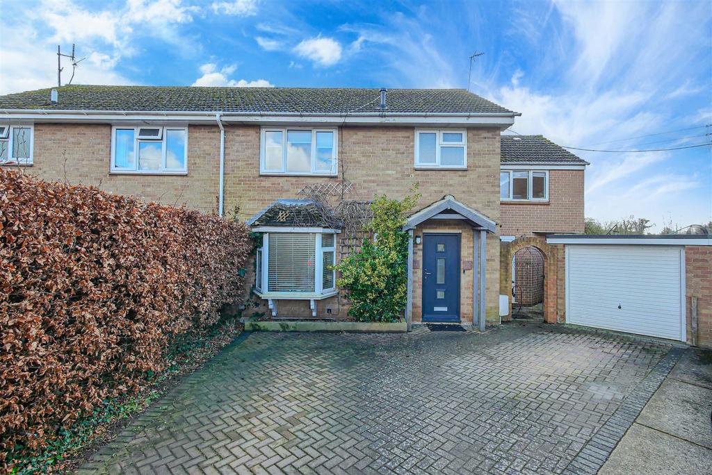 Springfield Close, Watlington OX49 4 bed semi-detached house for sale ...