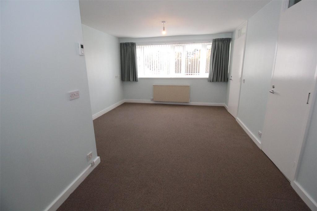 Morrison Court, Barnet EN5 Studio - £1,100 pcm (£254 pw)