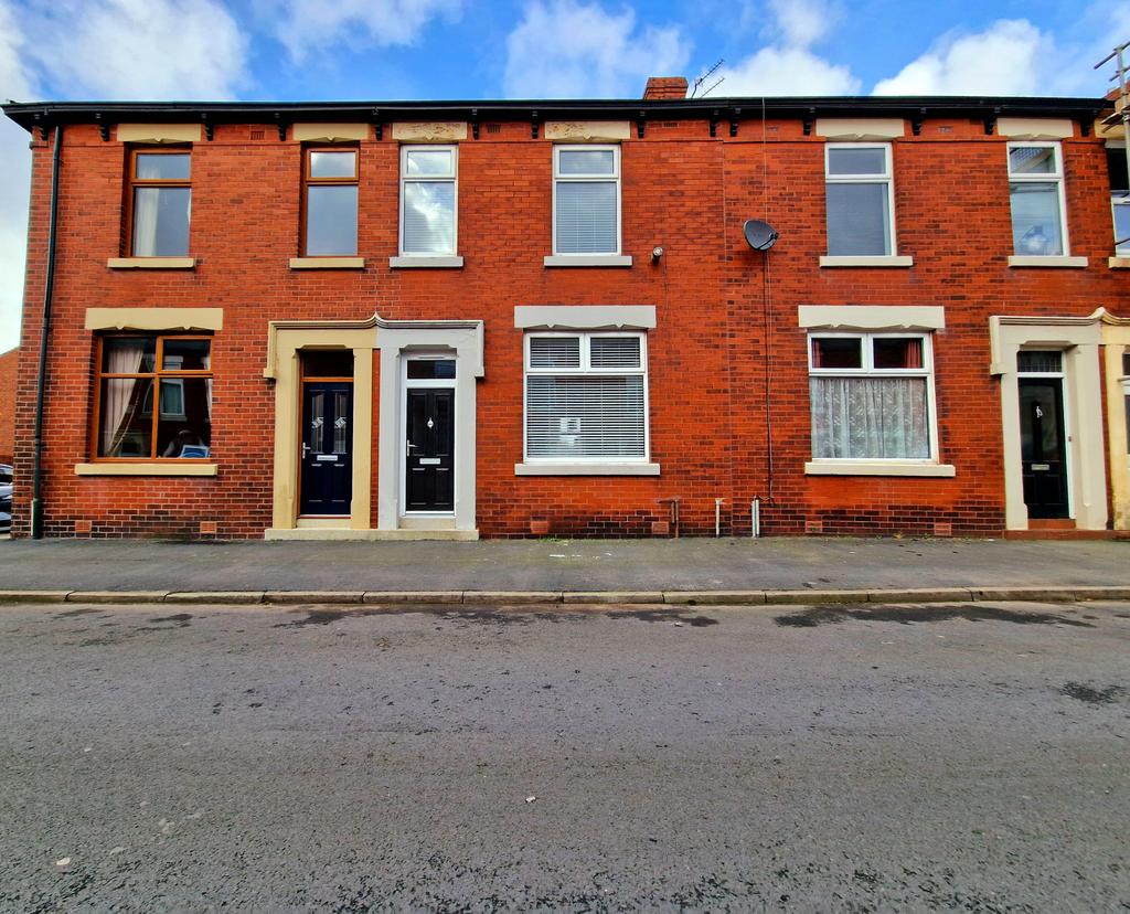 Bridge Road, Preston PR2 3 bed terraced house - £895 pcm (£207 pw)