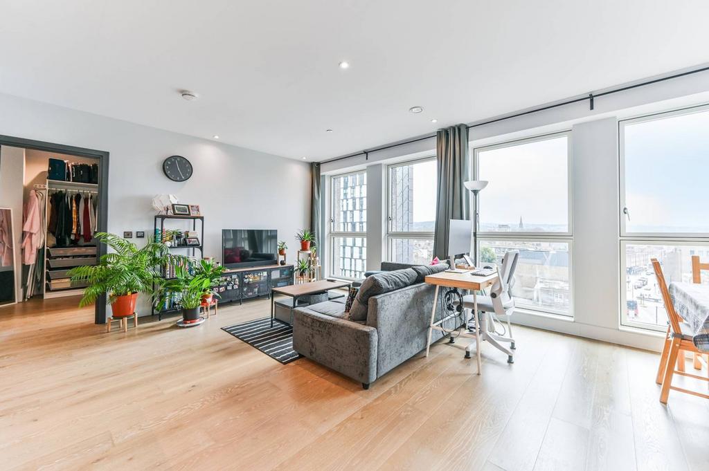 High Street, Central Croydon... 2 bed flat for sale - £375,000