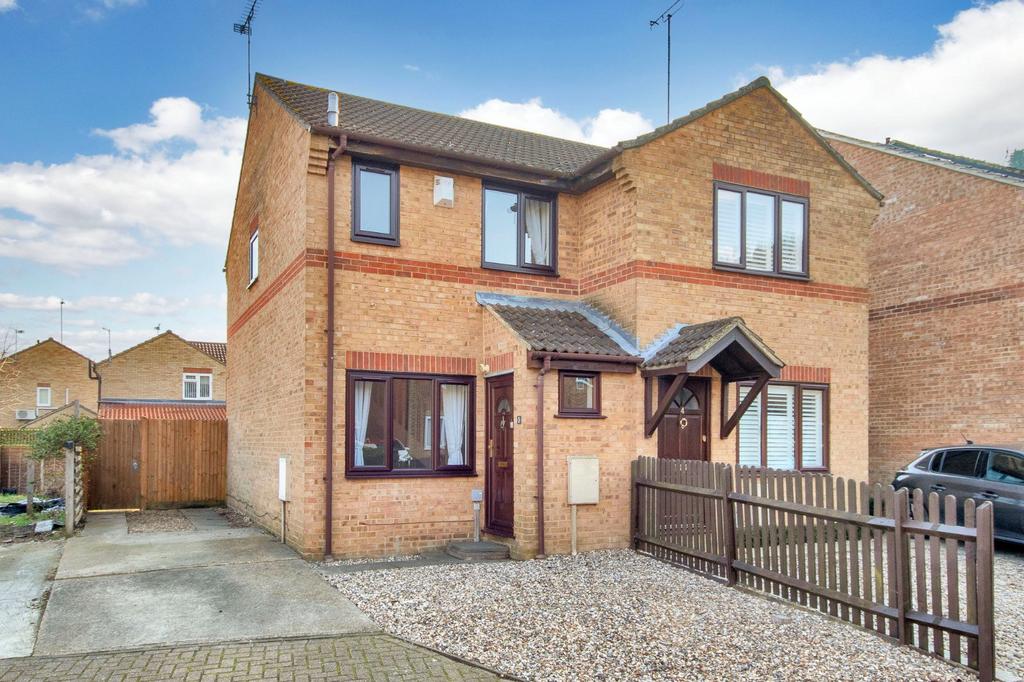 Whitby Close, Greenhithe, Kent, DA9 2 bed semi-detached house for sale ...