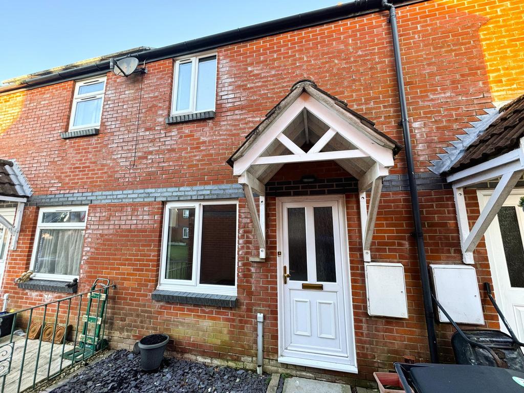 Rochelle Court, Devizes SN10 2 bed terraced house - £950 pcm (£219 pw)