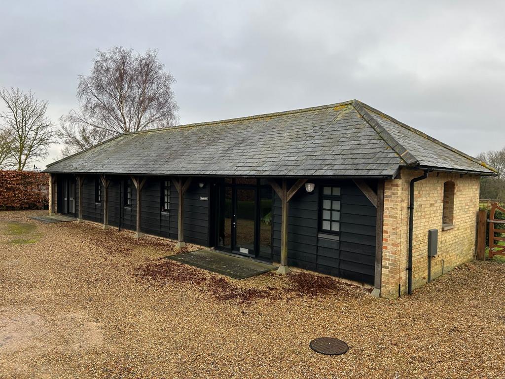 Millow Hall Farm, Dunton... Office - £1,521 pcm (£351 pw)