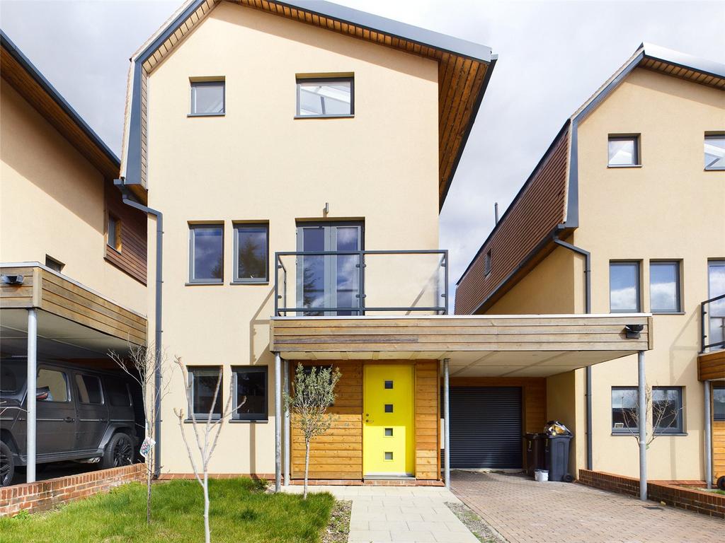 Grover Gardens, Romford RM5 5 bed detached house - £2,650 pcm (£612 pw)