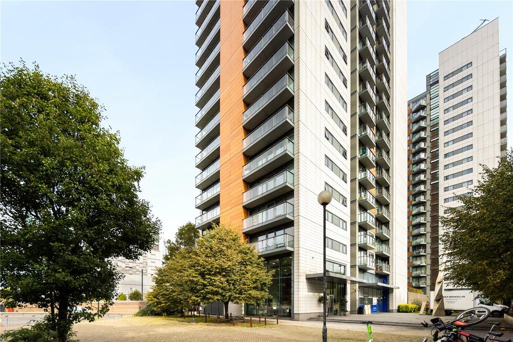 Elektron Tower, 12 Blackwall Way... 2 bed flat - £2,250 pcm (£519 pw)