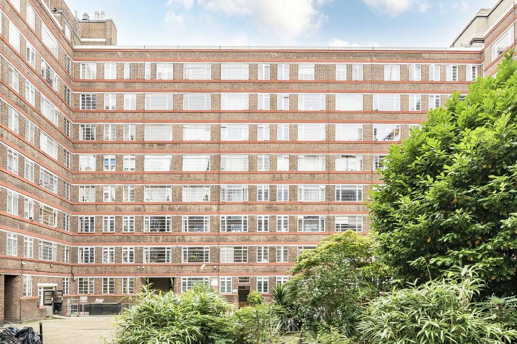 Balham High Road, London SW17 2 bed flat for sale - £400,000