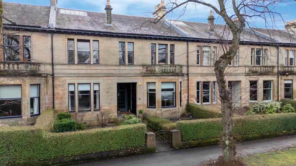 Balshagray Drive, Glasgow G11 4 bed flat - £485,000