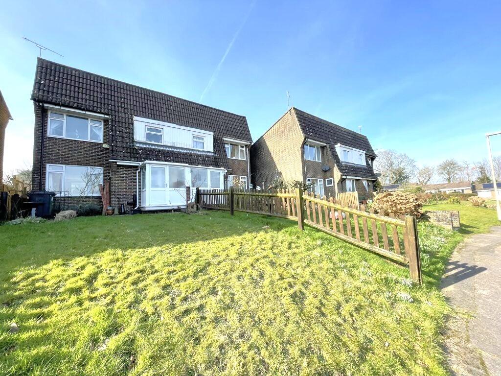 Dellfield, Petersfield GU32 3 bed semi-detached house for sale - £340,000