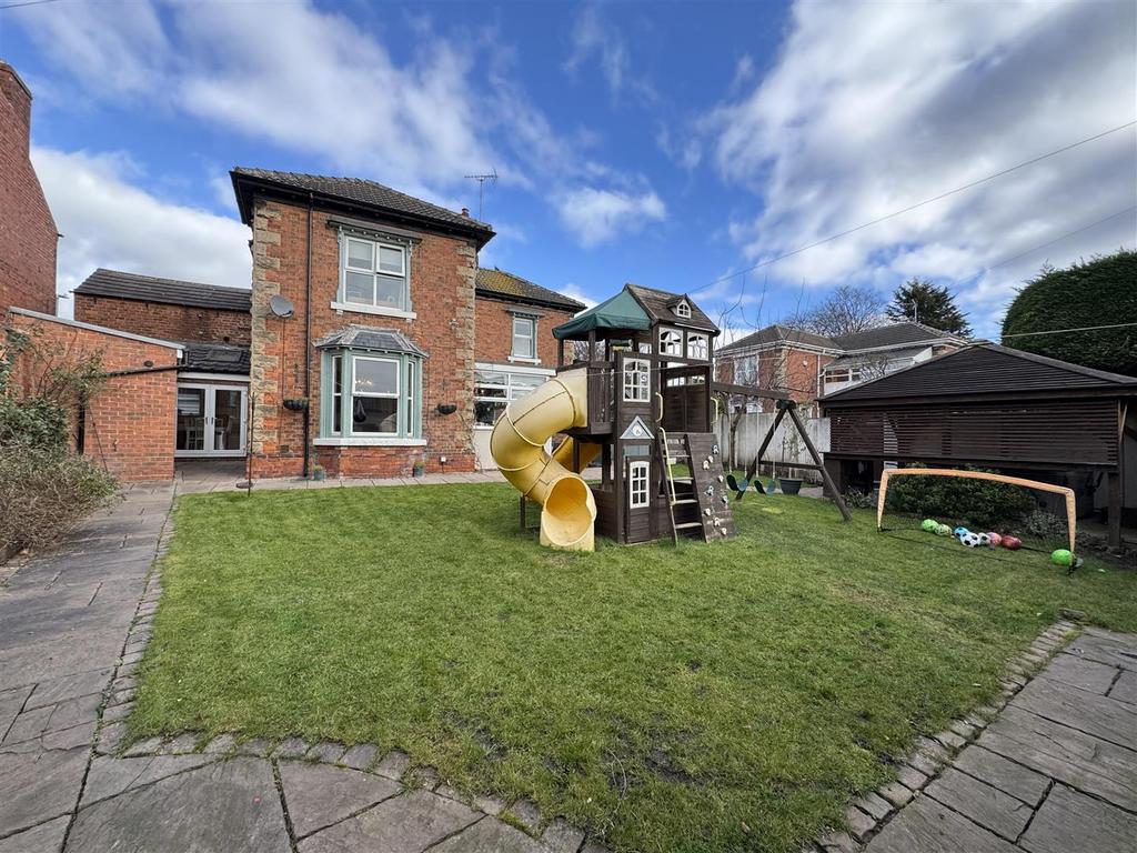 George Street, Worksop S80 4 bed detached house for sale - £350,000