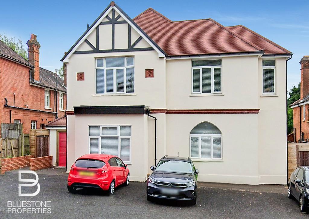 Westmoreland Road, Bromley 1 bed apartment - £1,400 pcm (£323 pw)