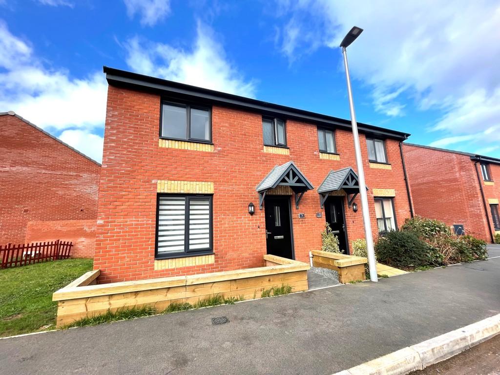Roman Avenue, Exeter EX1 3 bed semi-detached house - £1,350 pcm (£312 pw)
