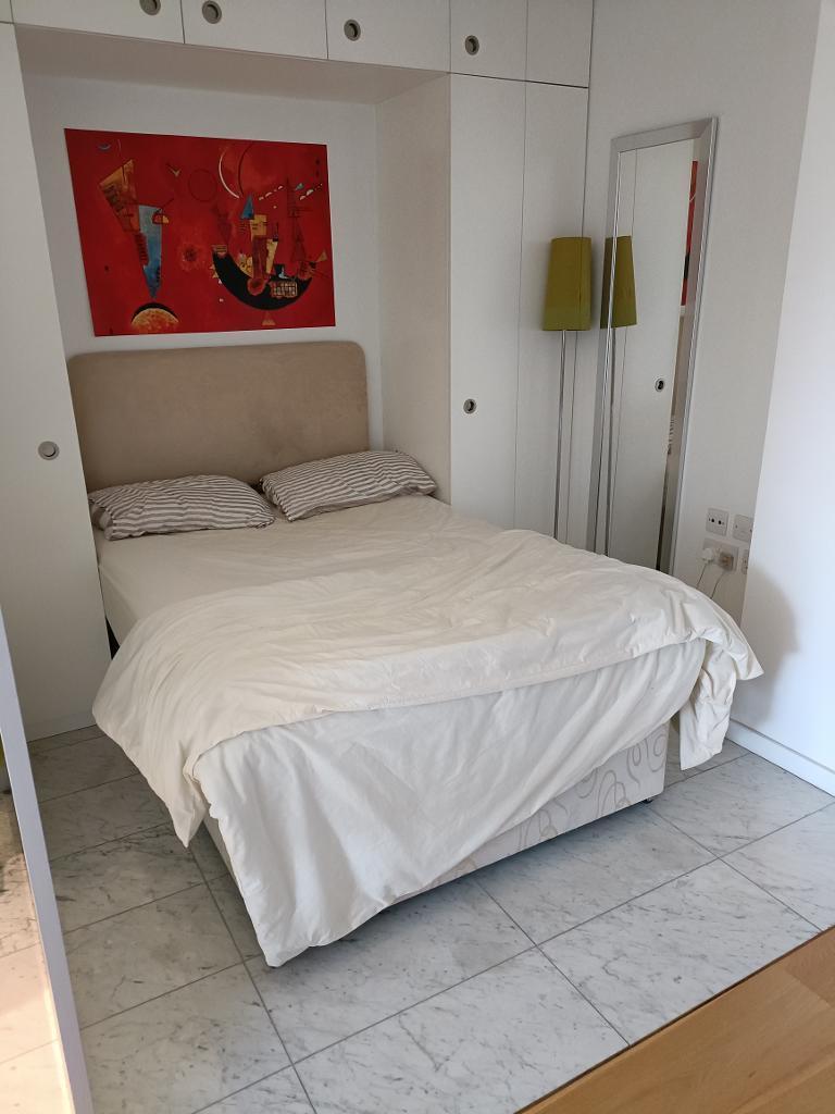 Ontario Tower, Canary Wharf, London... Studio - £1,798 pcm (£415 pw)