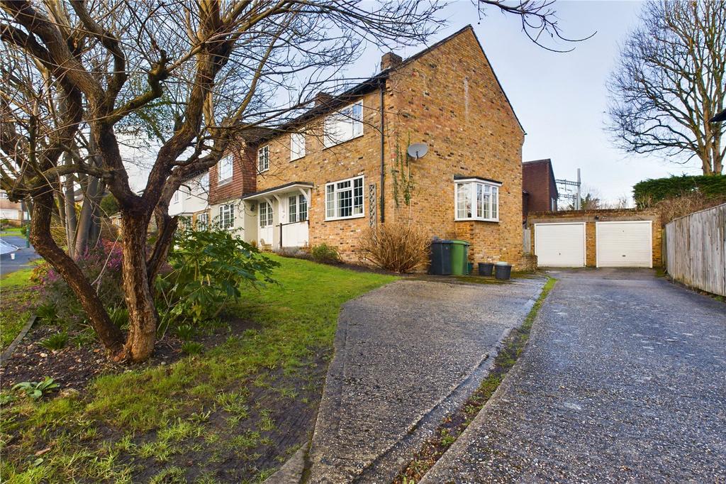 St. James Close, Pangbourne, Reading... 3 bed end of terrace house for ...