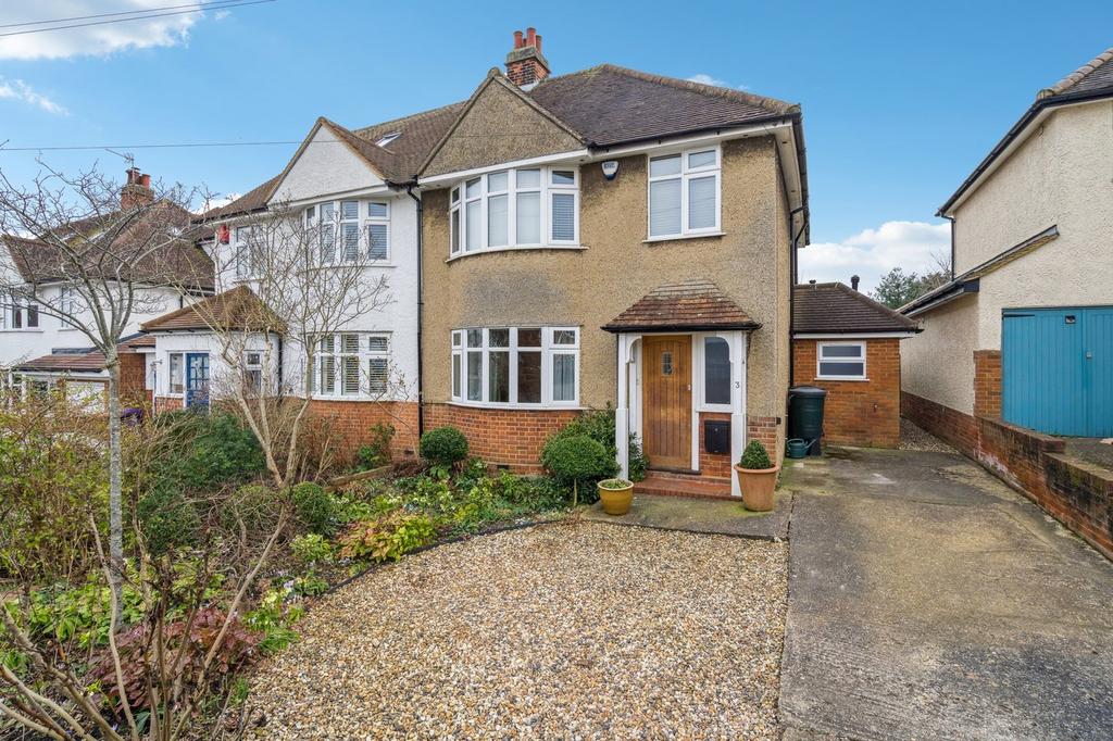Moormead Close, Hitchin, SG5 3 bed semi-detached house - £850,000