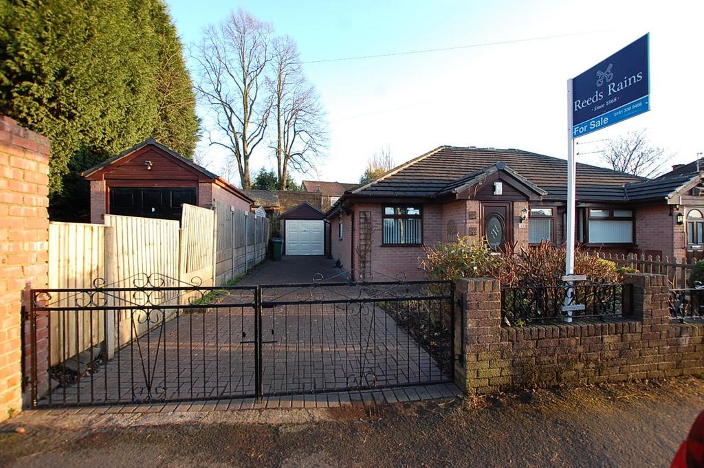 Knowle Avenue, Greater Manchester OL7 2 bed bungalow for sale - £245,000