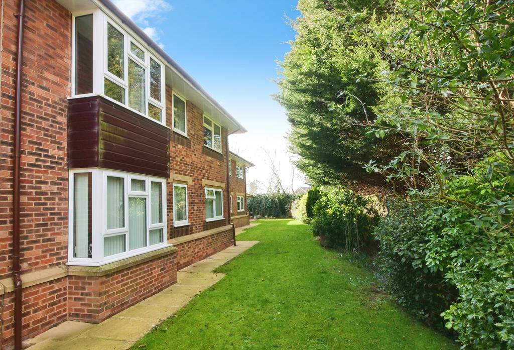 Wyre Mews, Haxby YO32 2 bed apartment for sale - £125,000