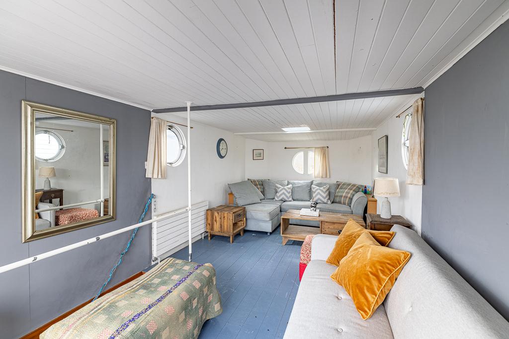 Cheyne Pier, Chelsea, SW10 2 bed apartment - £3,878 pcm (£895 pw)
