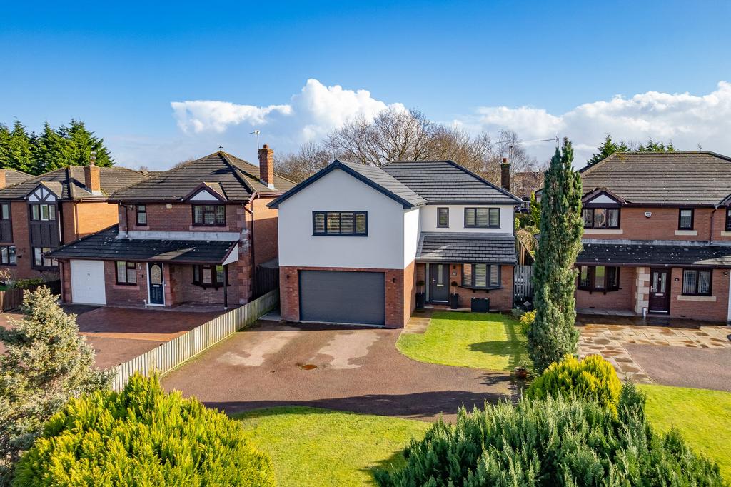 Prescot Road, Widnes WA8 4 bed detached house for sale - £625,000