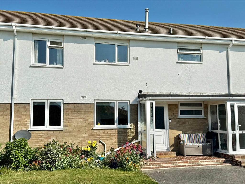 Overstrand Crescent, Milford on Sea... 2 bed apartment for sale - £345,000