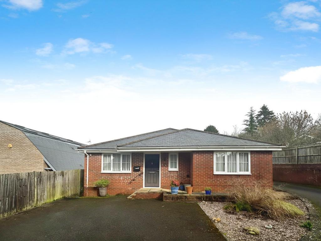 Springvale Road, Winchester, Hampshire 2 bed bungalow for sale - £500,000