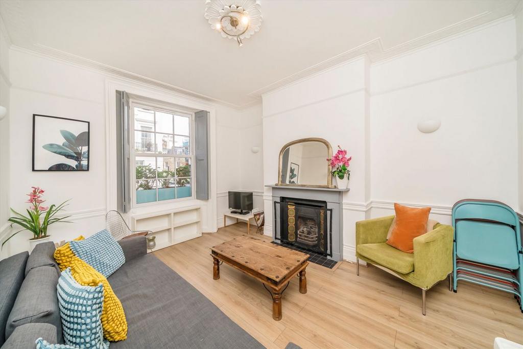 Warwick Way, London SW1V 3 bed flat - £4,498 pcm (£1,038 pw)