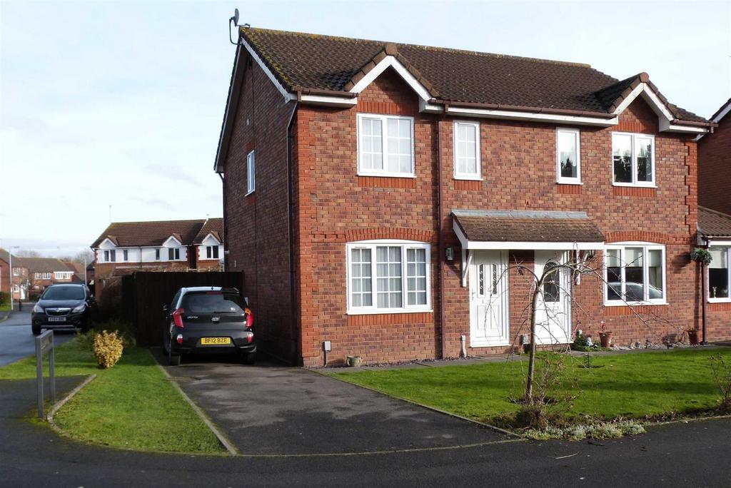 Bullfinch Close, Covingham, Swindon 3 bed semi-detached house - £1,350 ...