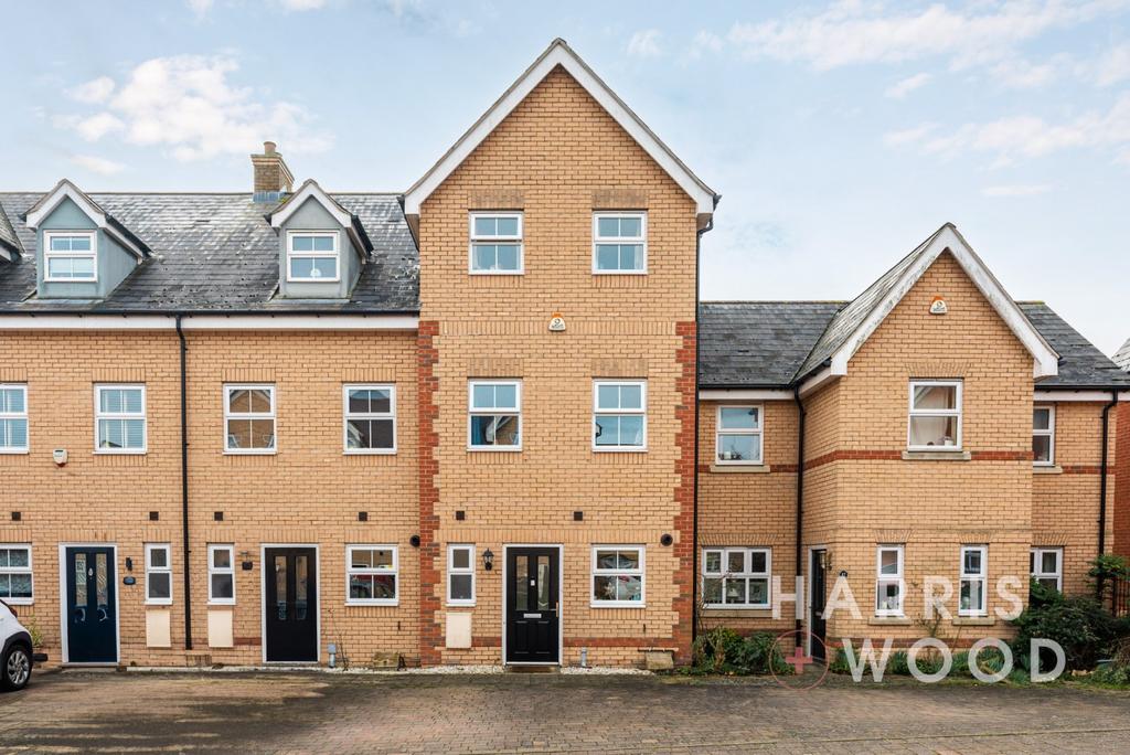 Lenz Close, Colchester, Essex, CO1 3 bed terraced house - £325,000