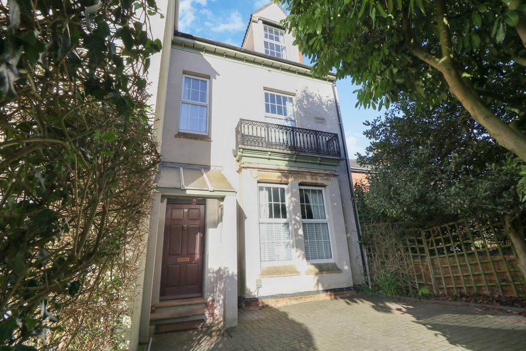 Clifton Road, Rugby, CV21 5 bed semi-detached house for sale - £450,000