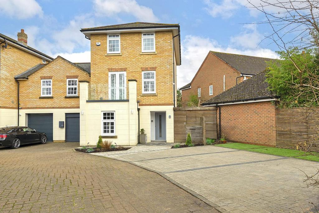 Bovarde Avenue, Kings Hill, ME19 4EF 4 bed detached house - £750,000