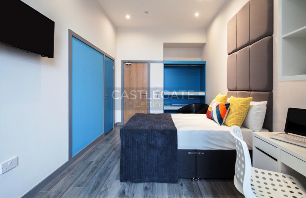 Standard House, Half Moon Street, HD1... 5 bed flat share to rent - £ ...