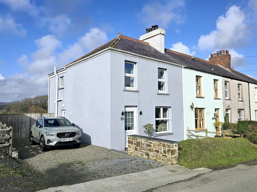 Gelli Hill, Llawhaden, Narberth 3 bed semi-detached house - £295,000