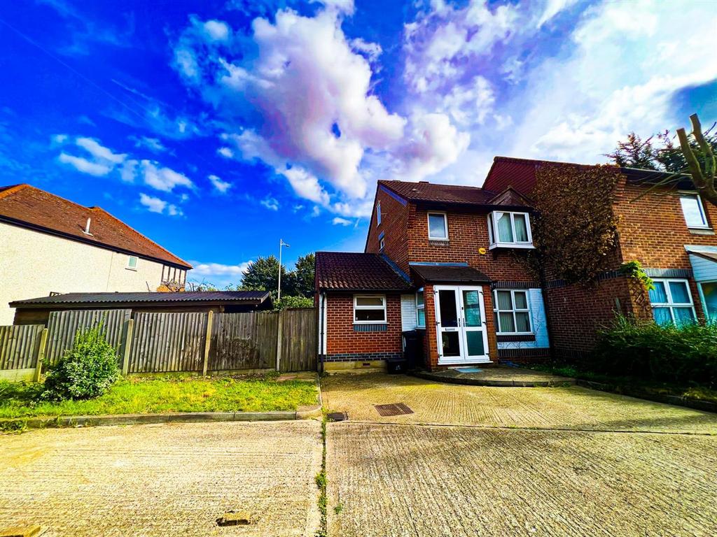 Hookstone Way, Woodford Green, IG8 3 bed end of terrace house - £2,200 ...