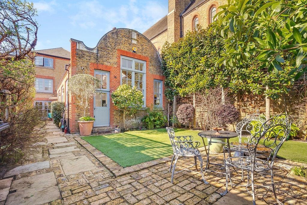 Wycliffe Road, London, SW11 5 bed detached house - £2,500,000